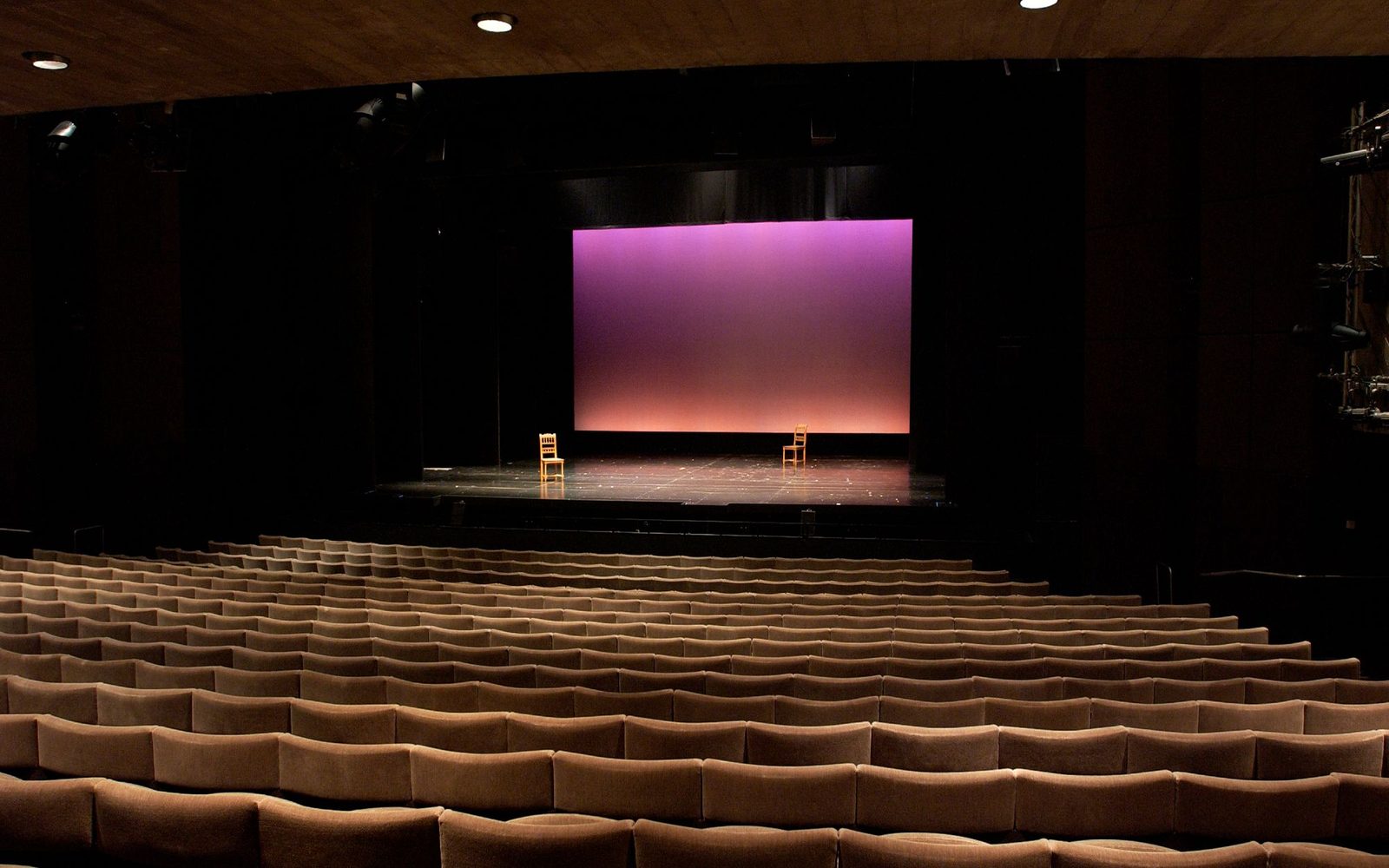 Lyttelton Theatre | National Theatre