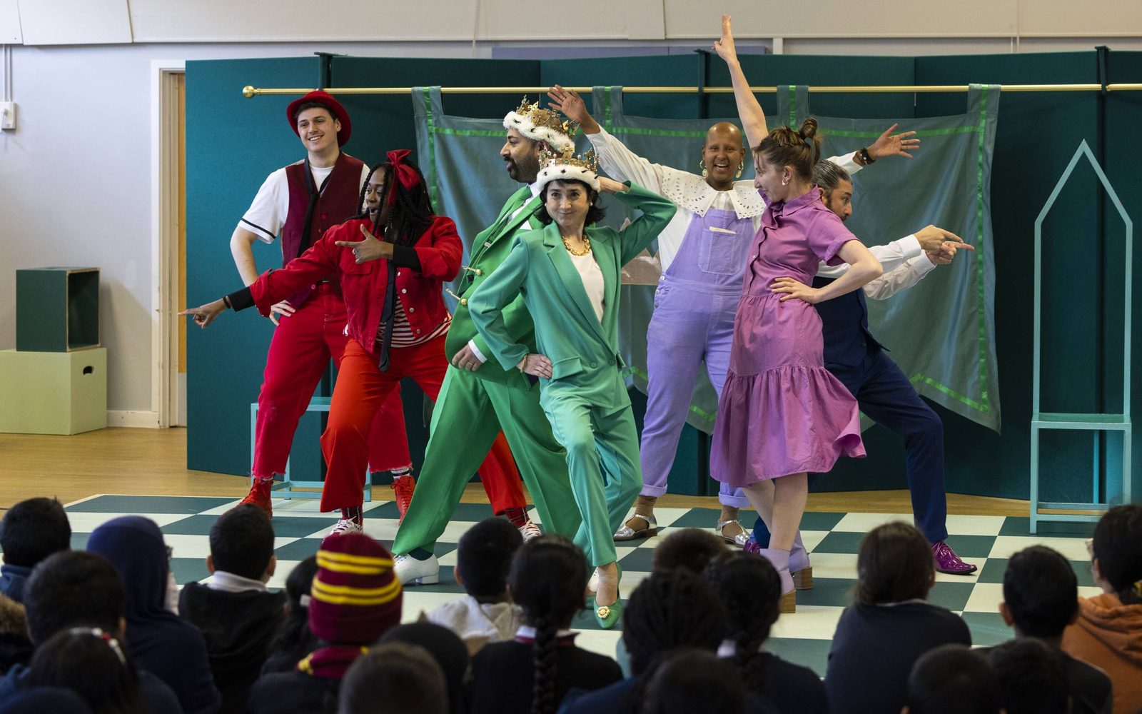 Schools Touring | Theatre Nation Partnerships | National Theatre