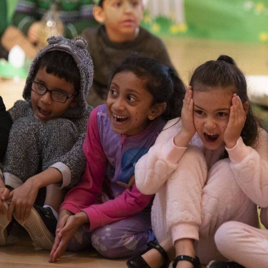 Let's Perform director's tips drama teaching tool | National Theatre