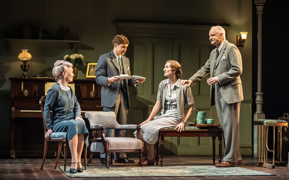 Dear Octopus | National Theatre