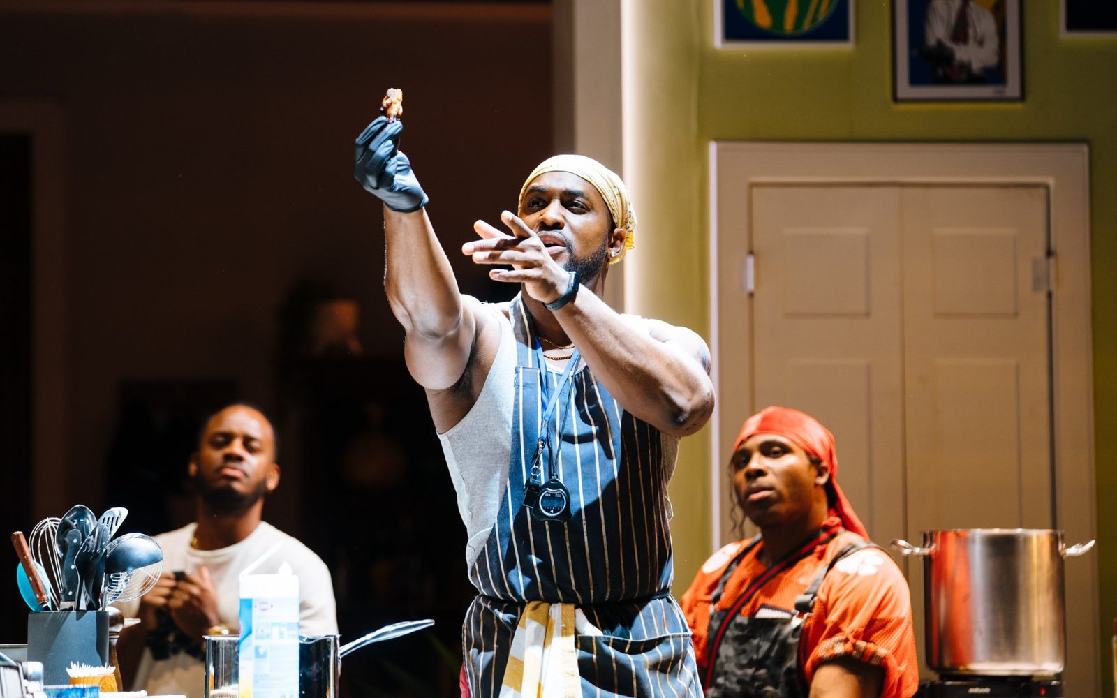 The Hot Wing King | National Theatre