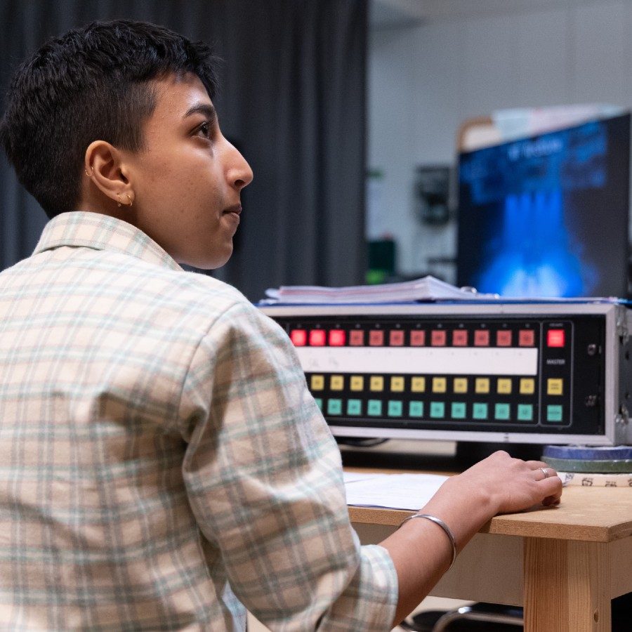 Introduction to Stage Management | National Theatre