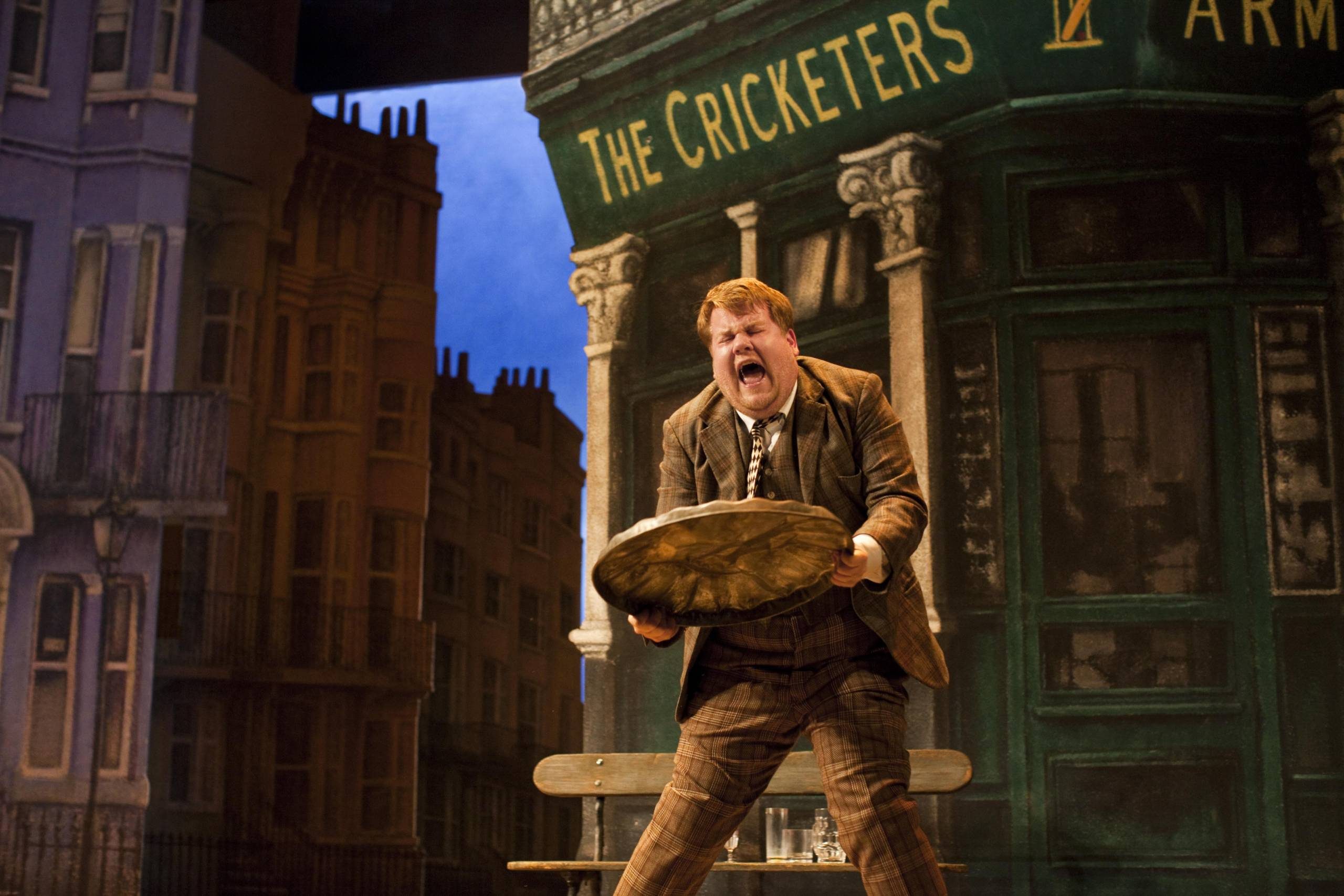 One Man, Two Guvnors | National Theatre